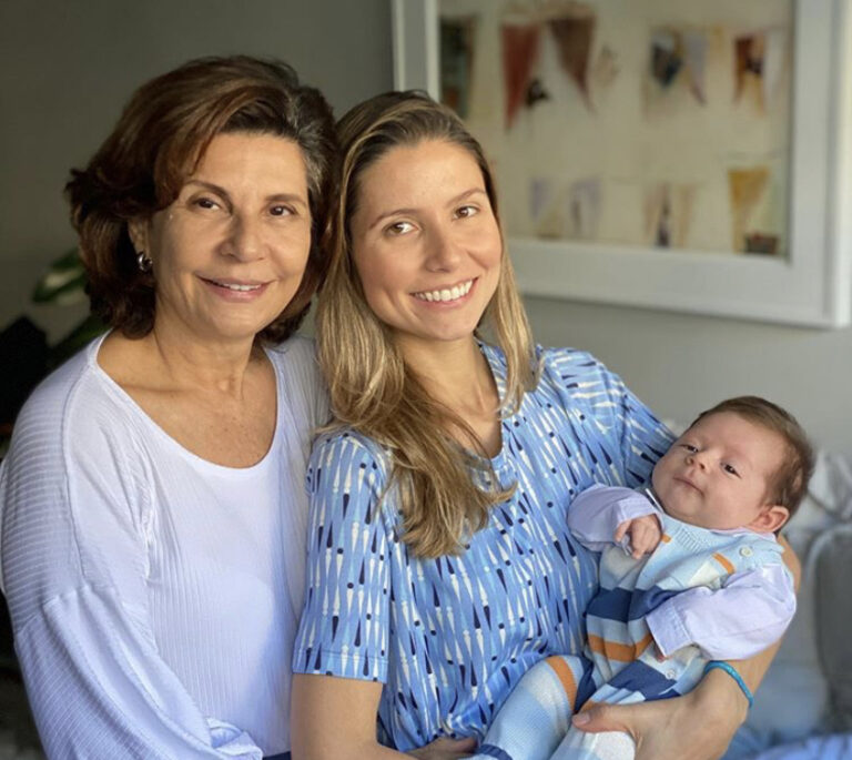 Rafaela Meccia: temporada baiana com o pequeno Arthur - Anota Bahia