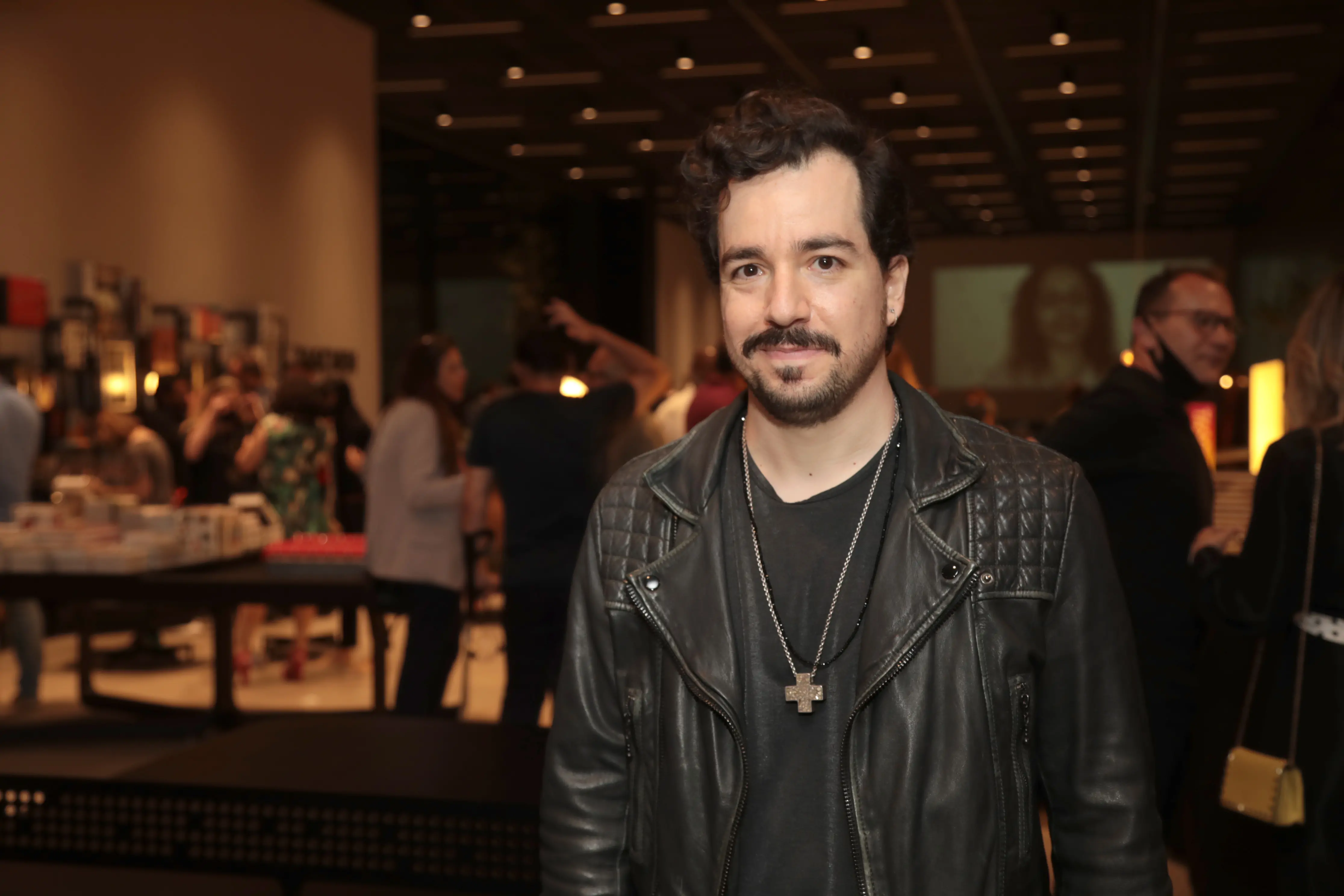 Fotos: Mula Preta e Taschen receberam convidados em comemoração aos 40 ...