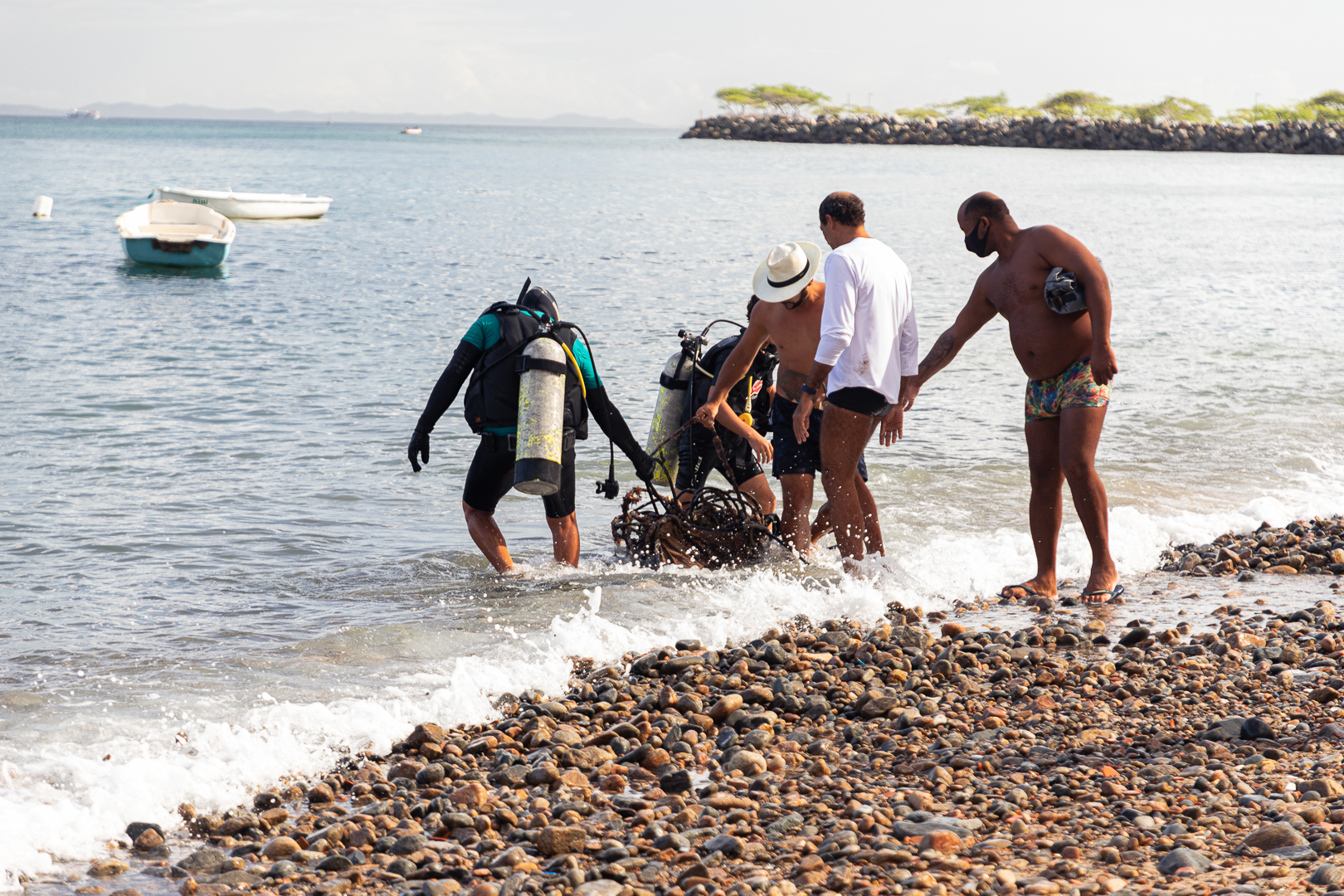 Fotos: Paramana Nature coletou resíduos na Baía de Todos os Santos ...