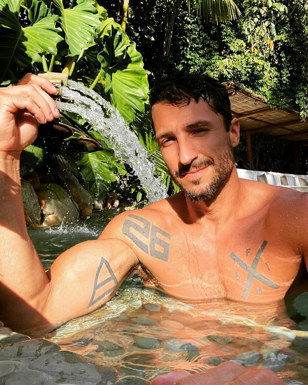 Felipe Mafra, ator de Verdades Secretas, inicia o ano na Bahia - Anota Bahia