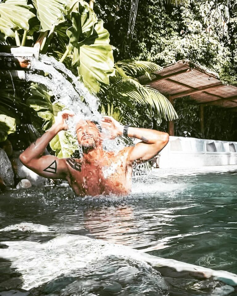 Felipe Mafra, ator de Verdades Secretas, inicia o ano na Bahia - Anota ...