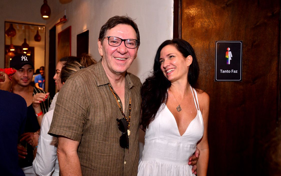 Cris Visnevski ganhou festa surpresa para celebrar 50 anos - Anota Bahia