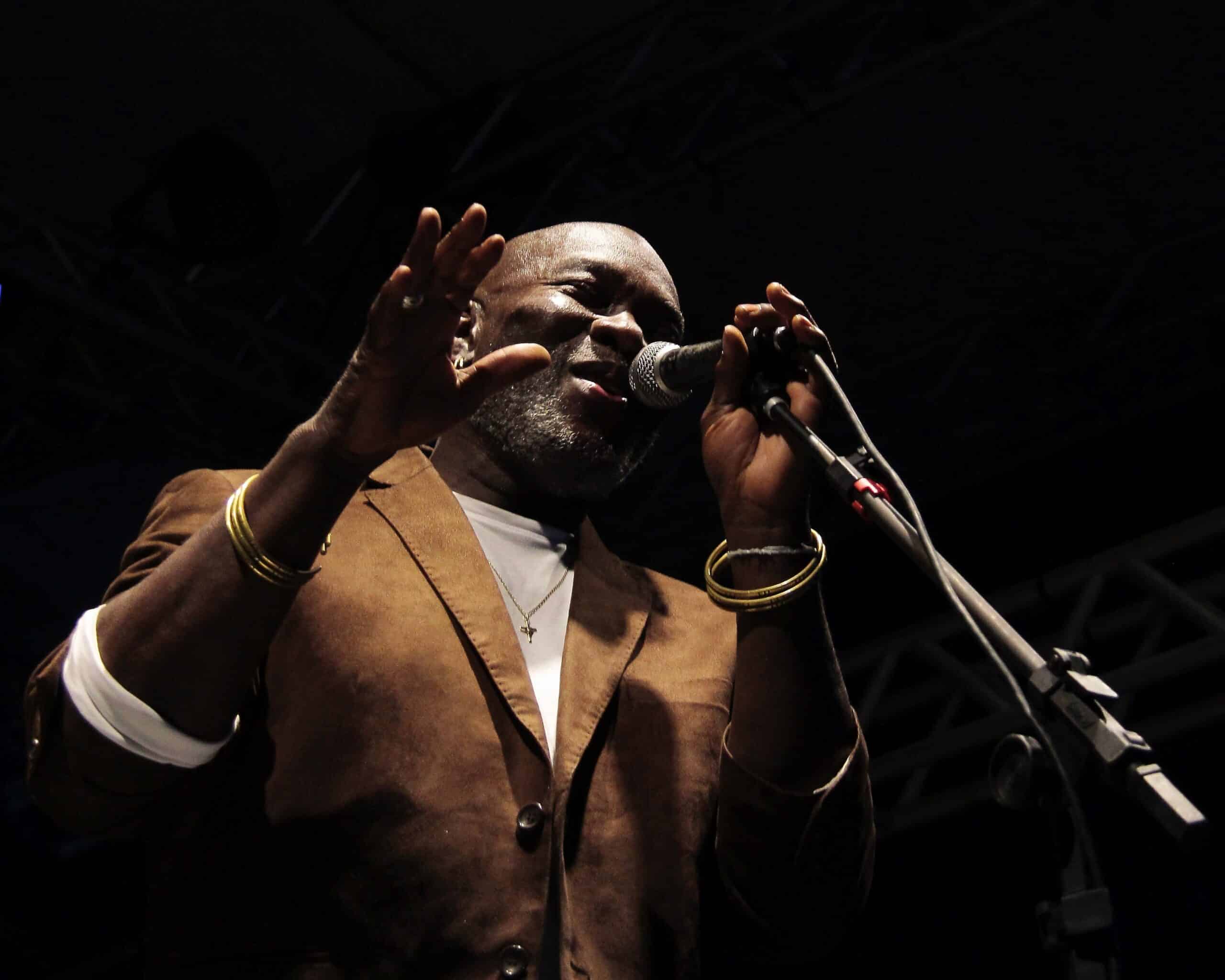 Lazzo Matumbi apresenta show “Reencontro” na Estação Rubi em Salvador ...