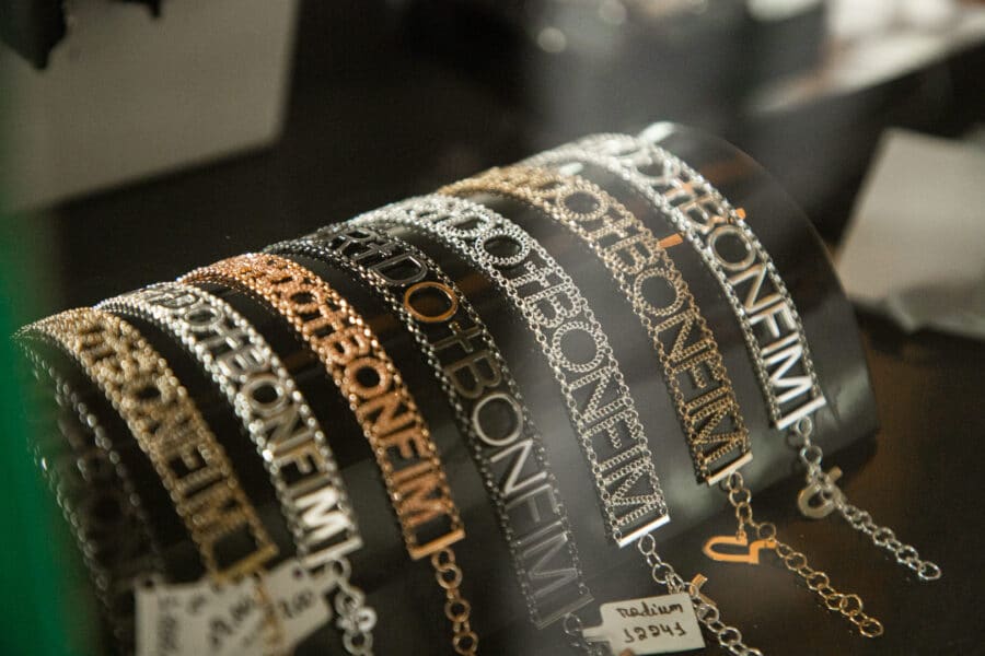 Carlos Rodeiro levou joias e fitas personalizadas ao Bonfim House ...