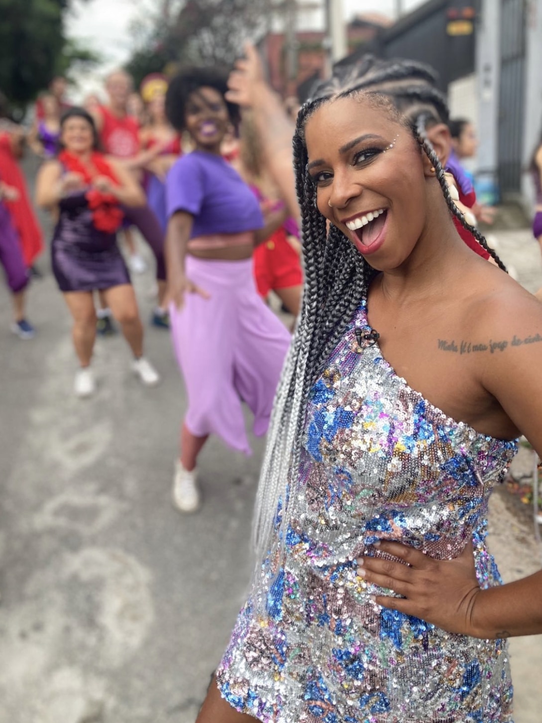 Rita Batista e Érico Brás vão apresentar o "Glô na Rua", especial de ...