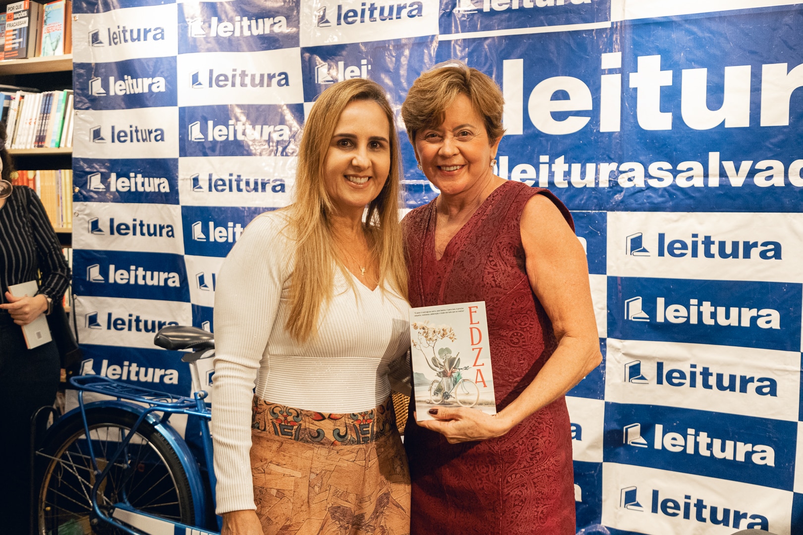 Fotos: Edza Brasil lançou livro que narra sua trajetória de vida na ...