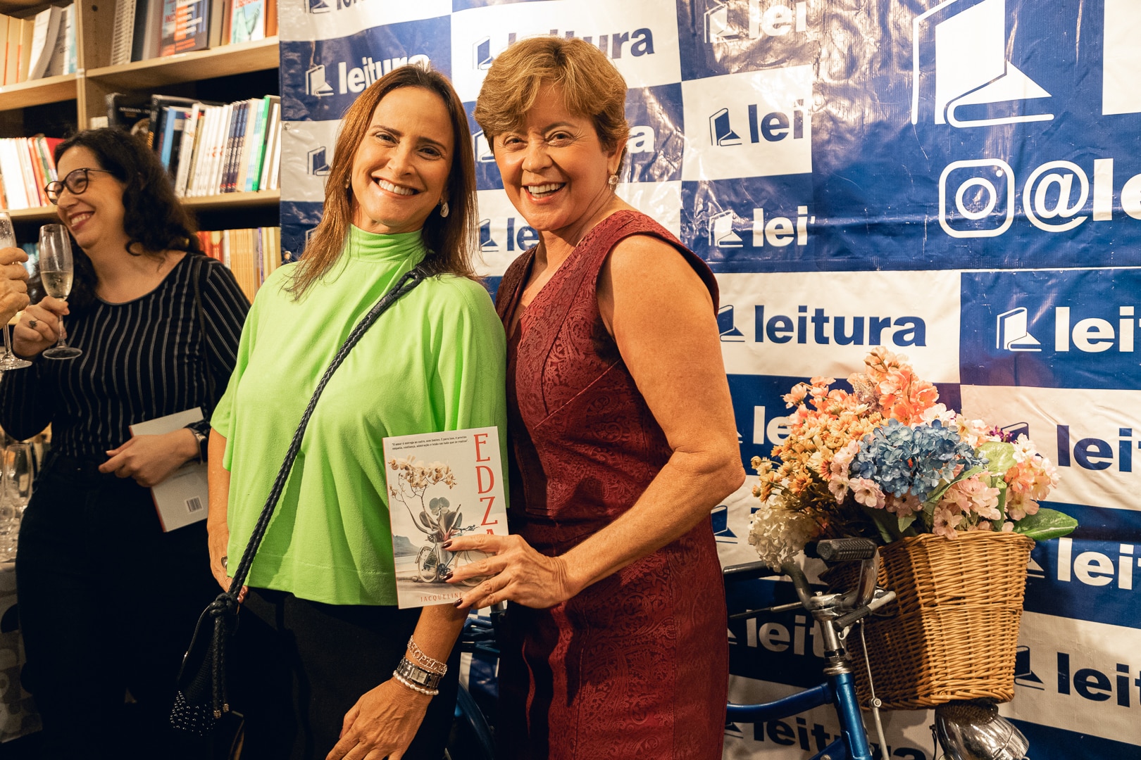 Fotos: Edza Brasil lançou livro que narra sua trajetória de vida na ...
