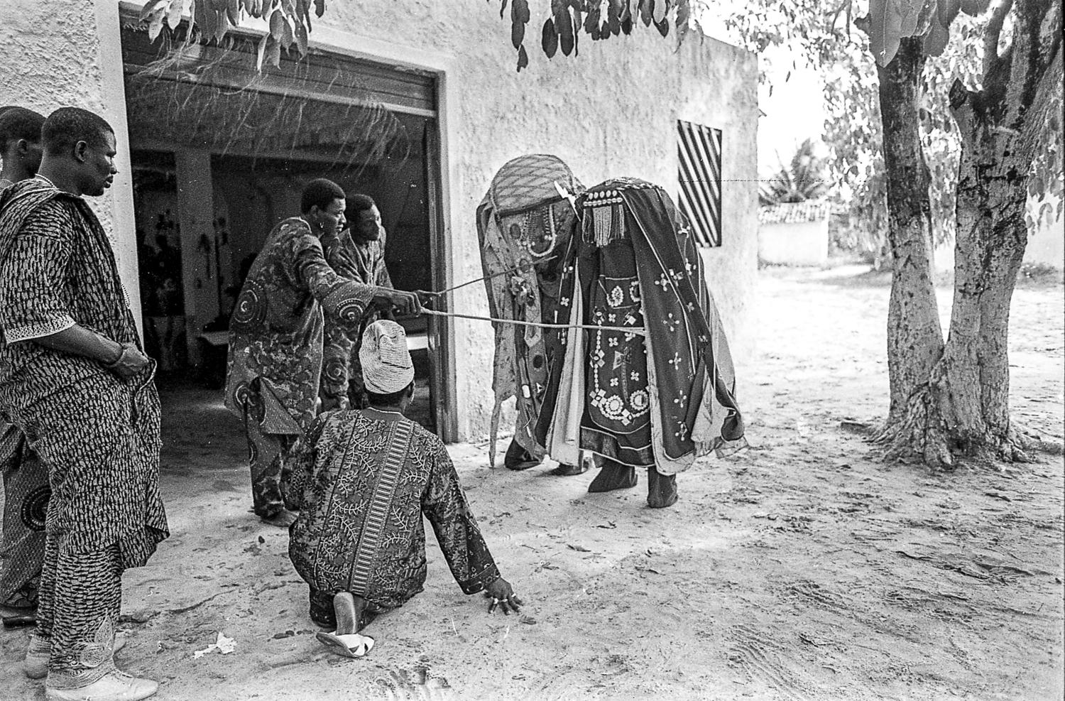 Casa do Benin celebra 35 anos com a exposição "Lapso Temporal" - Anota ...