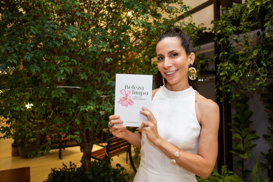 Camila Meccia palestra em reinauguração de loja em Salvador