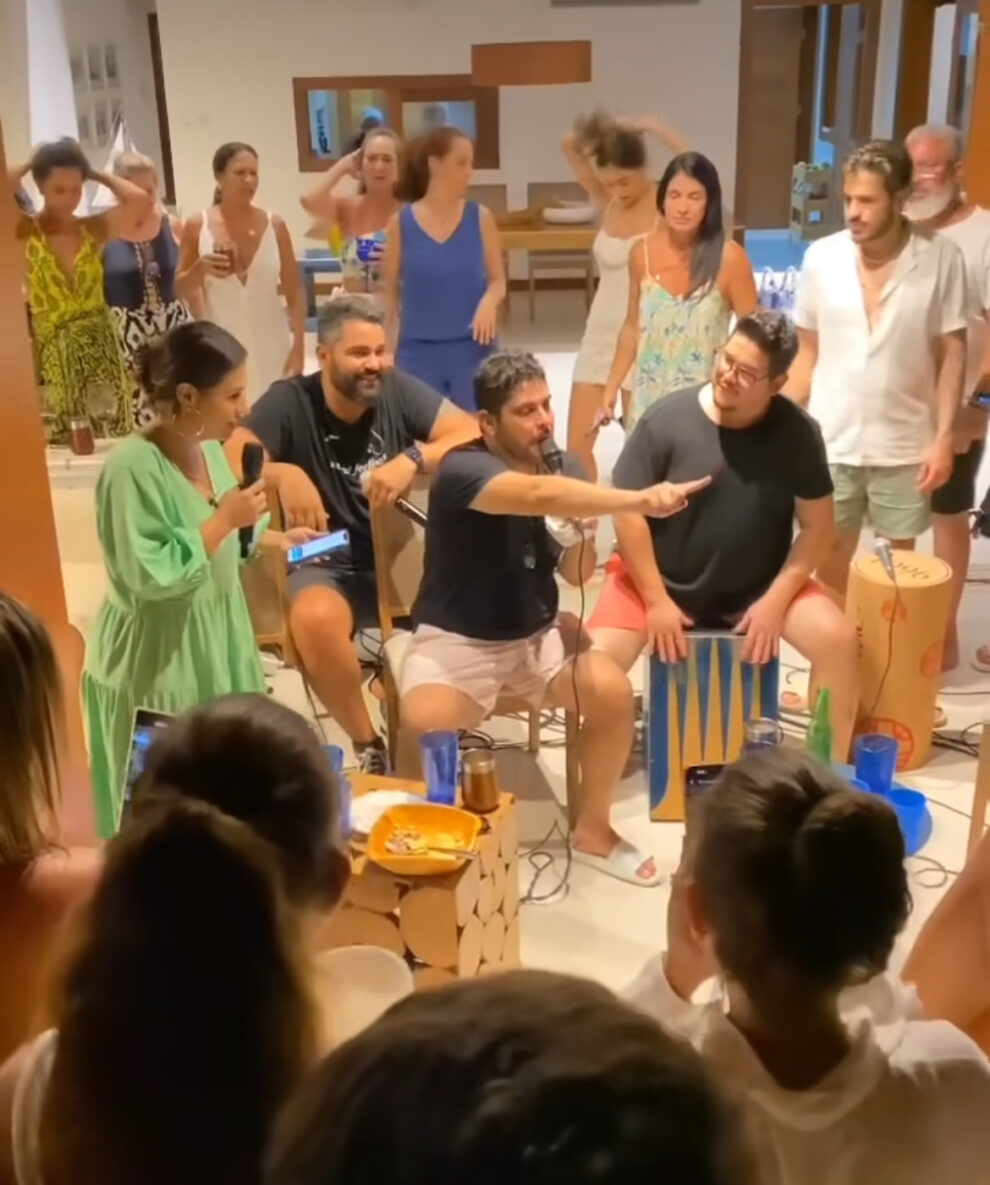 Em Praia do Forte, Simone Mendes se reúne com Jorge e Mateus