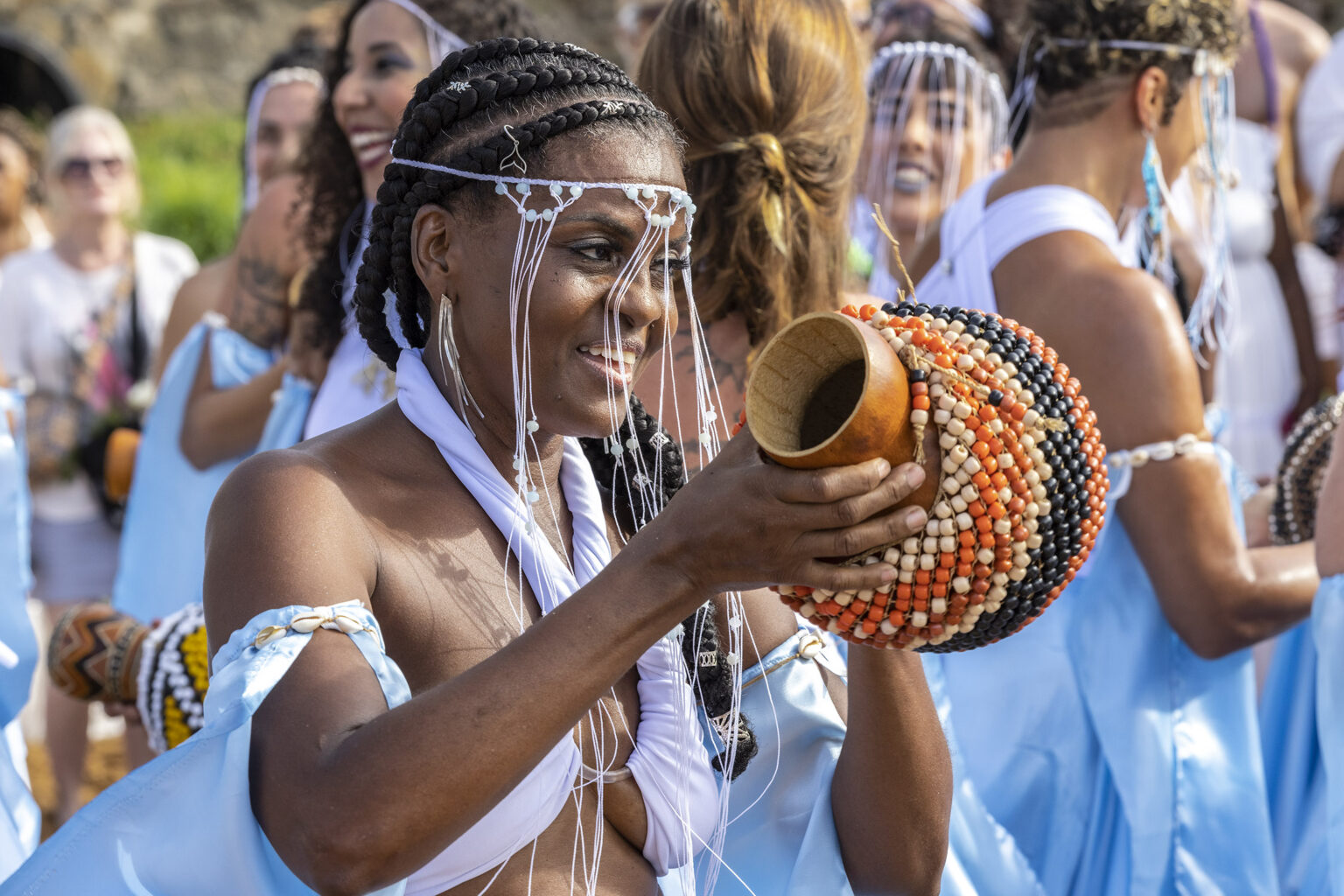 Conheça a Orquestra Agbelas! Protagonizada por mulheres e Agbê