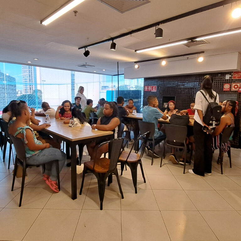 Seven Café promove ação com sabor de diversão e inclusão
