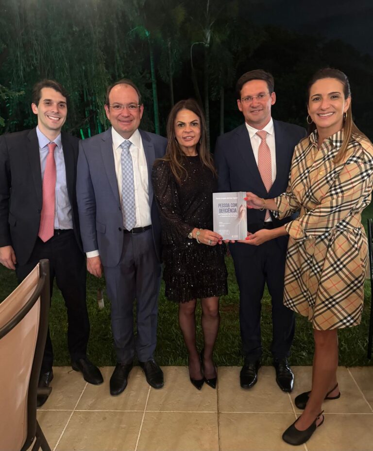 Patrícia Kertzman realiza lançamento de livro em Brasília