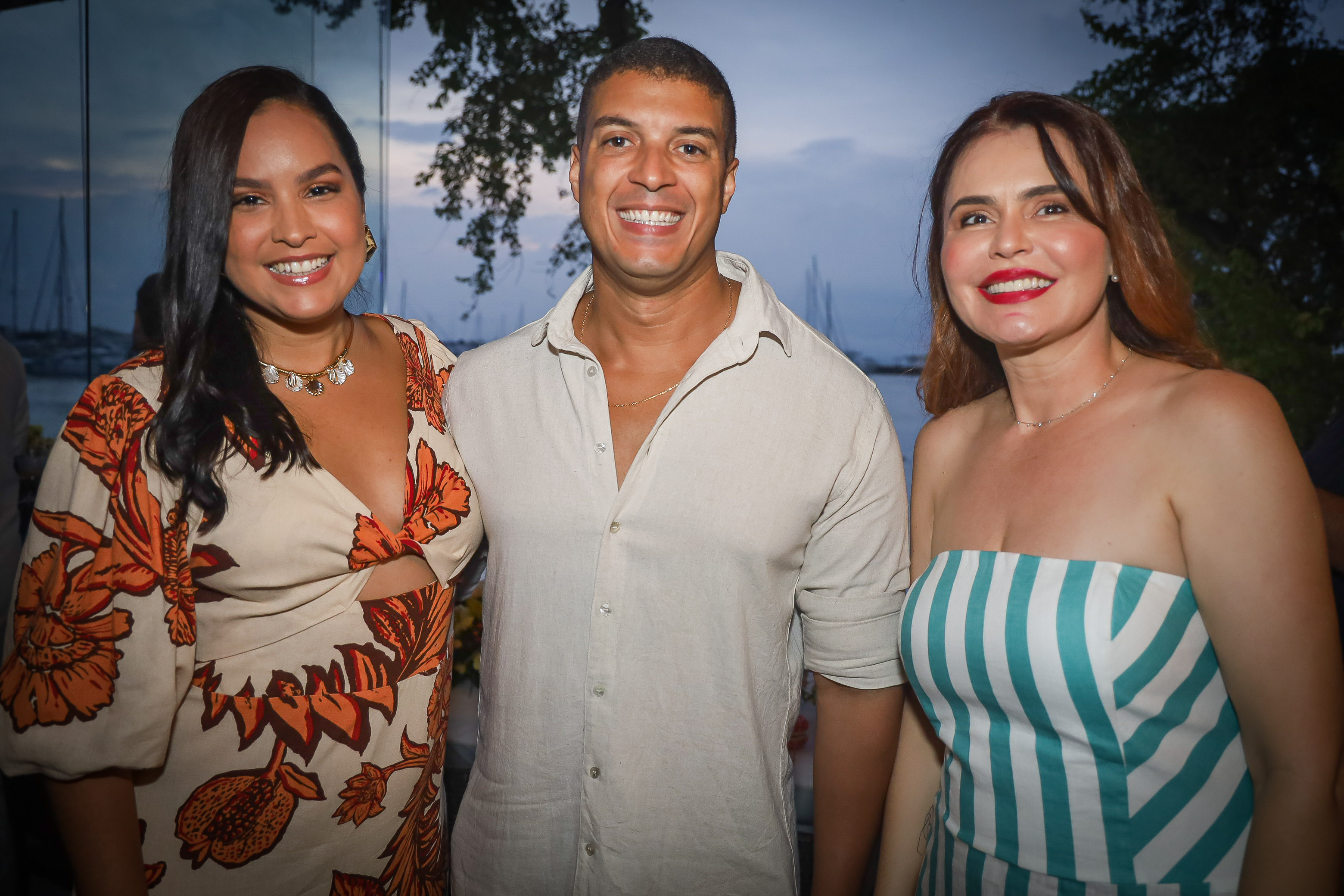 Fotos - Cris e Elis Goes celebram aniversário na Bahia Marina