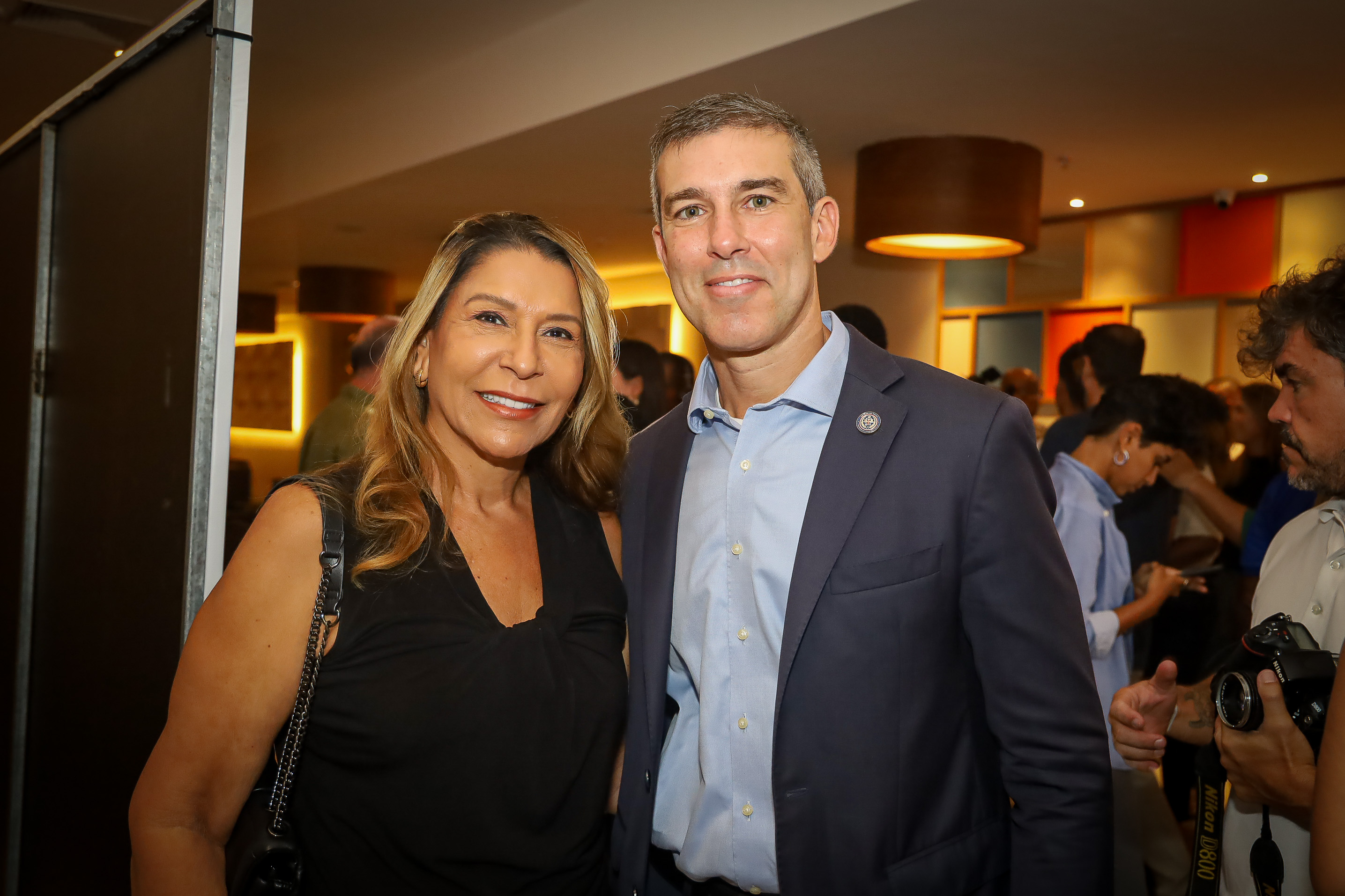 Fotos – “Operação Abadá” inicia entrega de camisas para o Carnaval 2025 ...