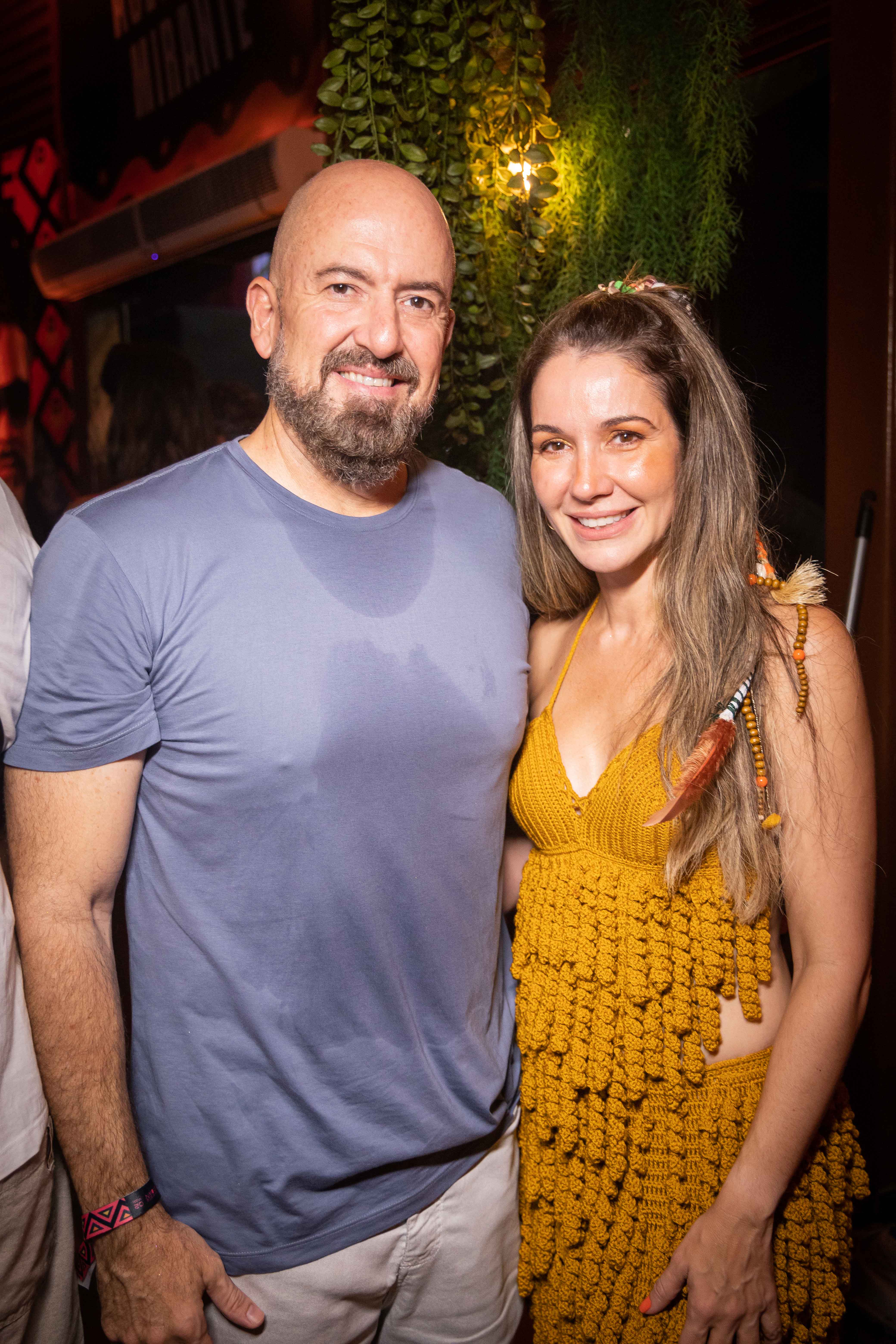 Fotos - Veja quem prestigiou o Camarote Brown no domingo de Carnaval