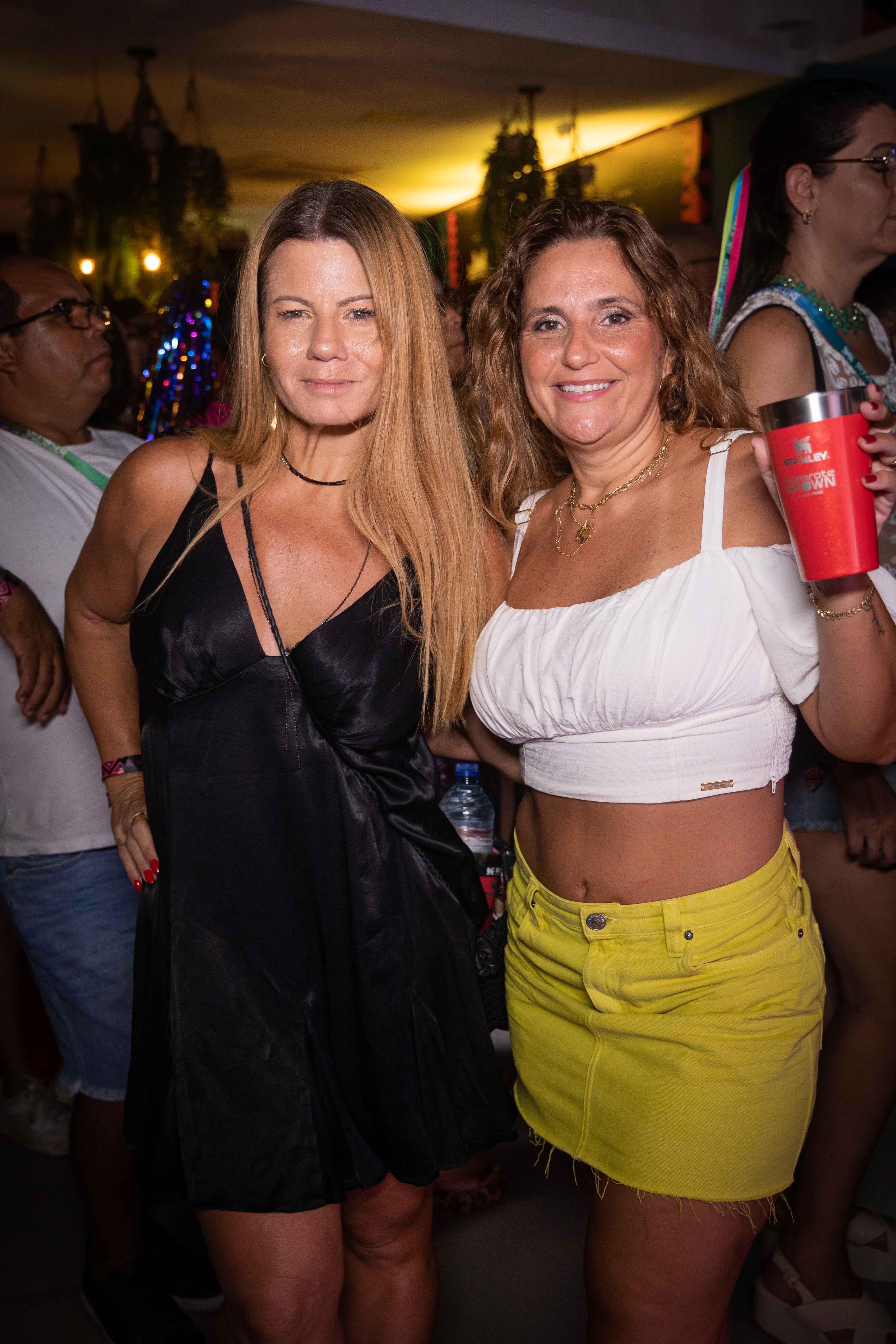 Fotos - Veja quem prestigiou o Camarote Brown no domingo de Carnaval
