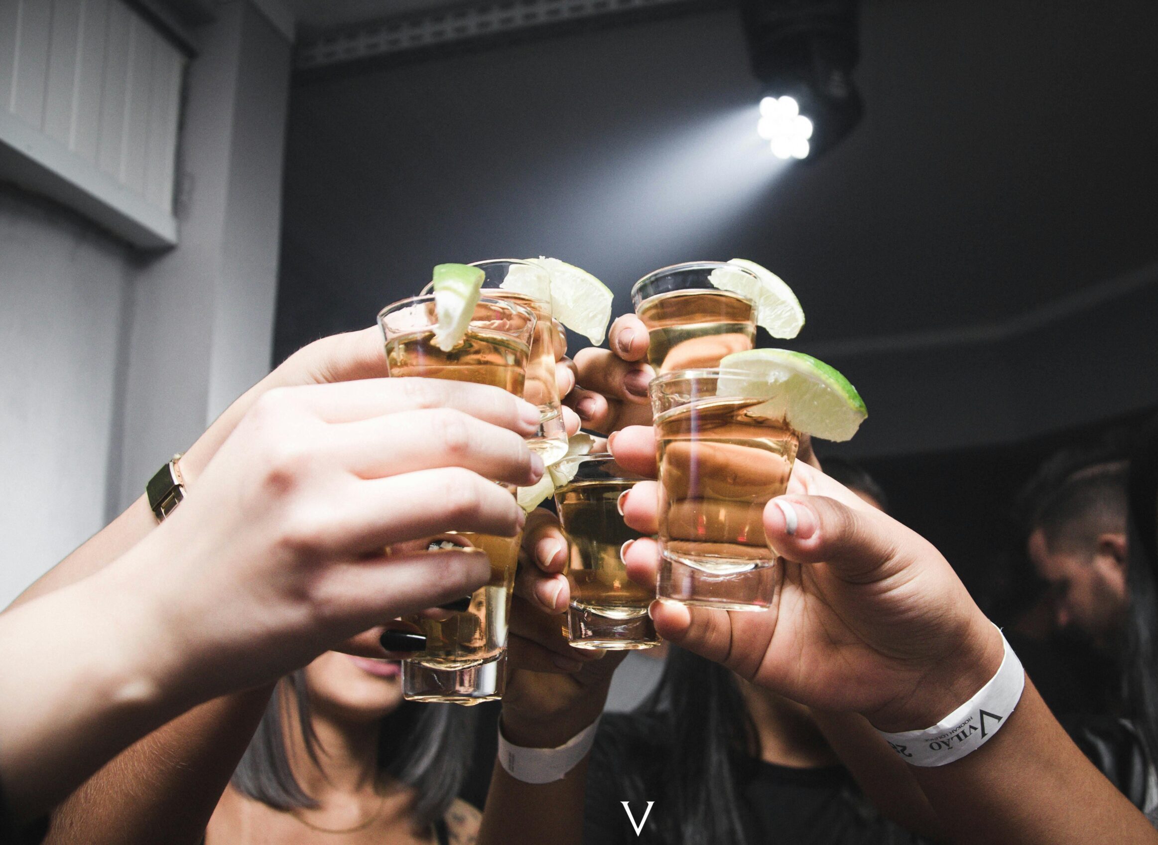 Entidades lançam plataforma para combater bebidas falsificadas - Anota ...