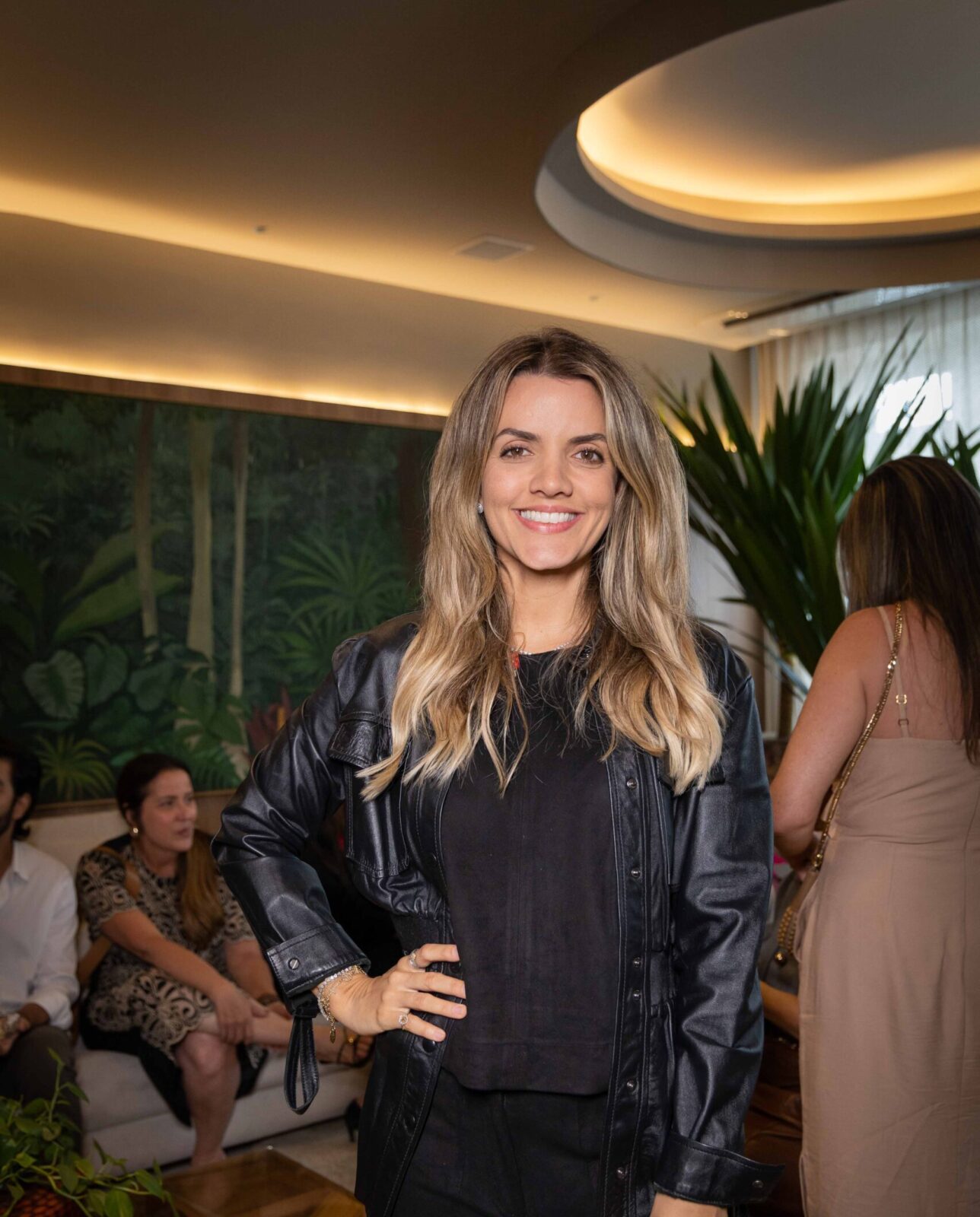 Dell Anno e Nathalia Velame promovem noite na Casas Conceito