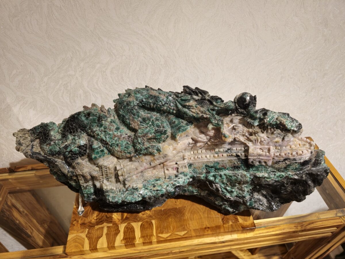 Leilão reúne esculturas e raras Cangas de Esmeralda brasileiras - Anota ...