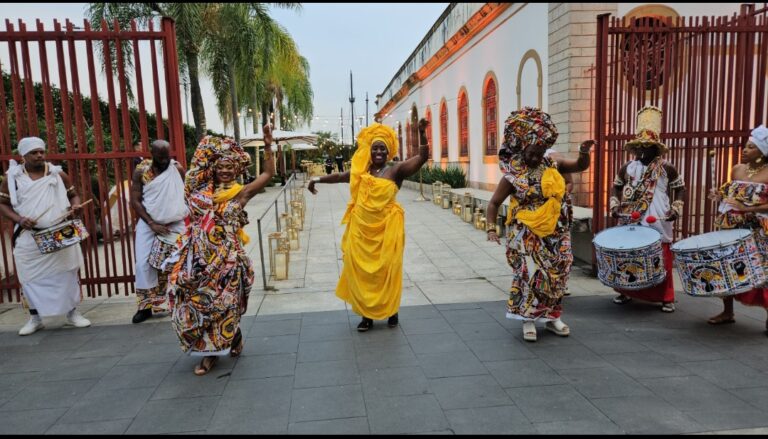 Ilê Aiyê representa a força da cultura afro-baiana em encontro ...