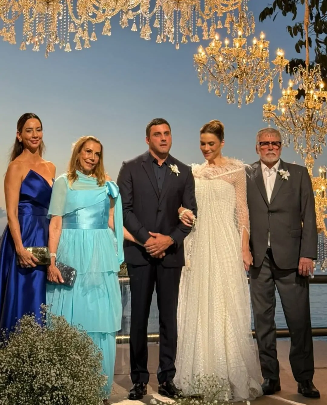 Priscilla Diniz e Joca Abreu Neto se casaram na Baía de Todos-os-Santos