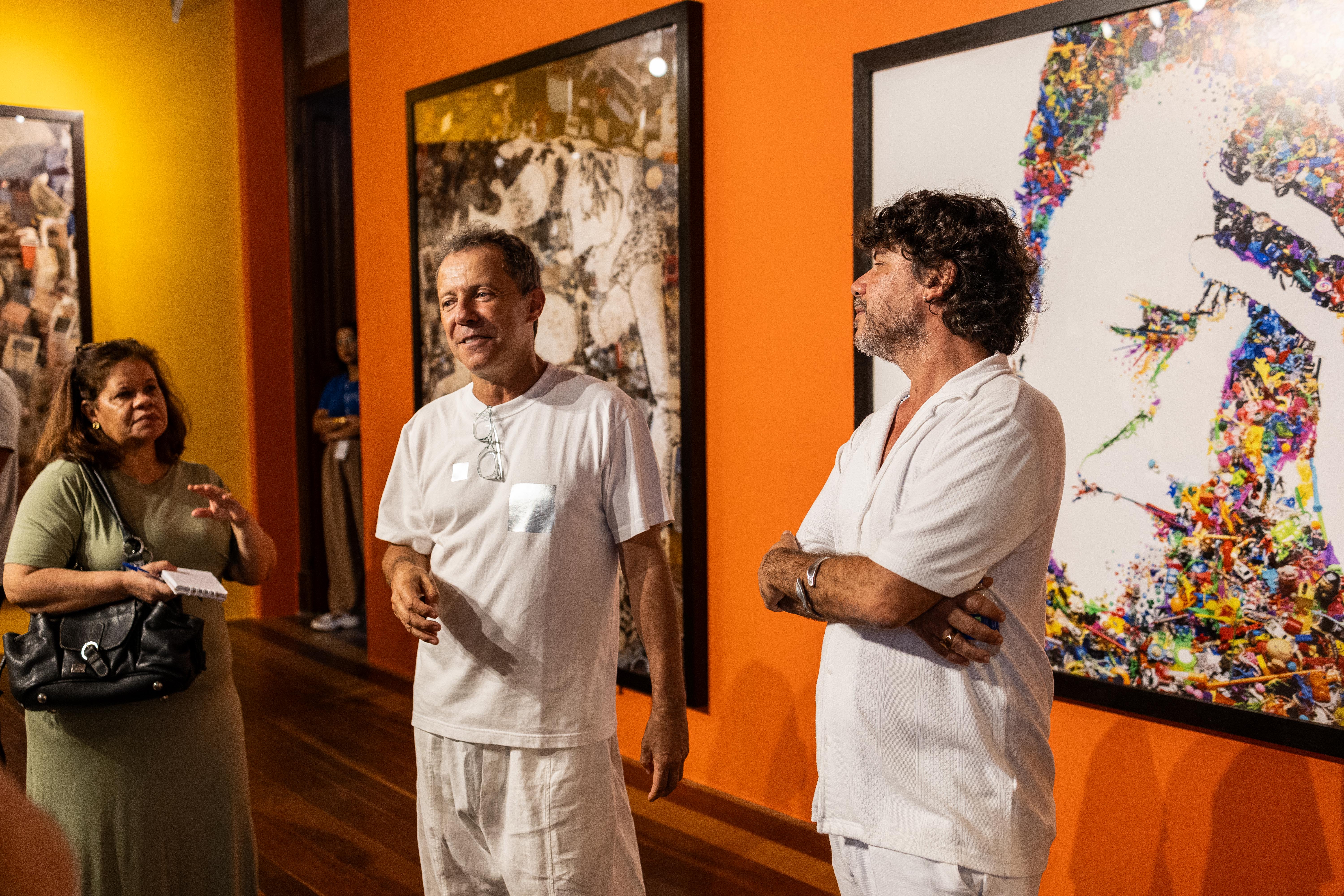 Fotos - Vik Muniz celebra abertura de sua maior retrospectiva com ...