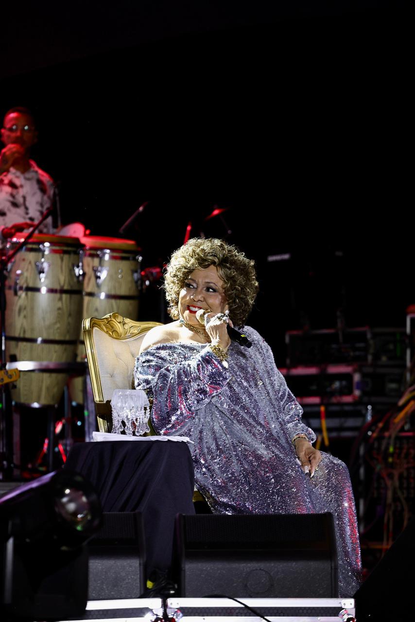Alcione levou tradição e riqueza à estreia do Samba de Classe