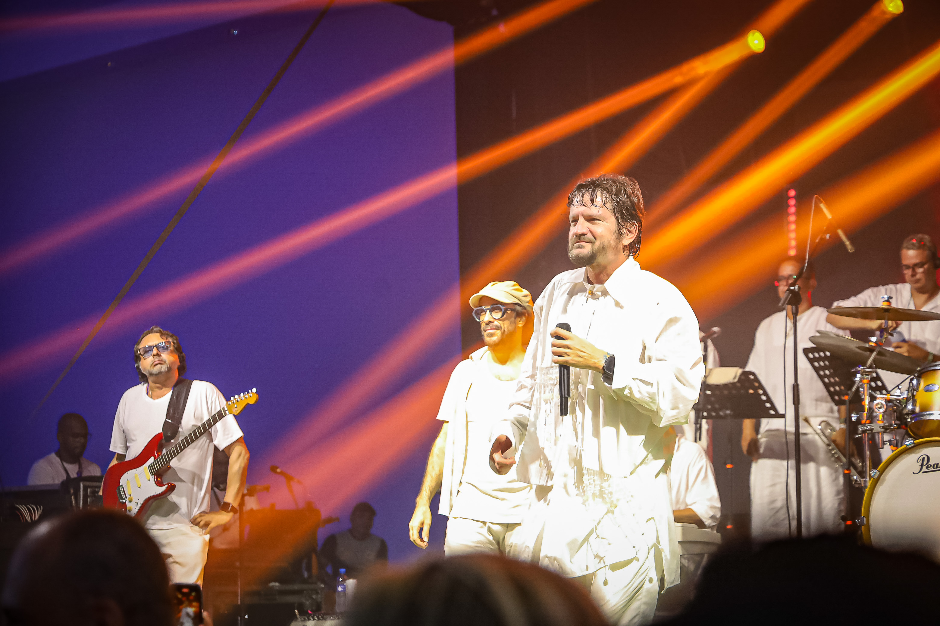 Fotos - Show de fogos à beira-mar brilha Réveillon Costa do Sauípe