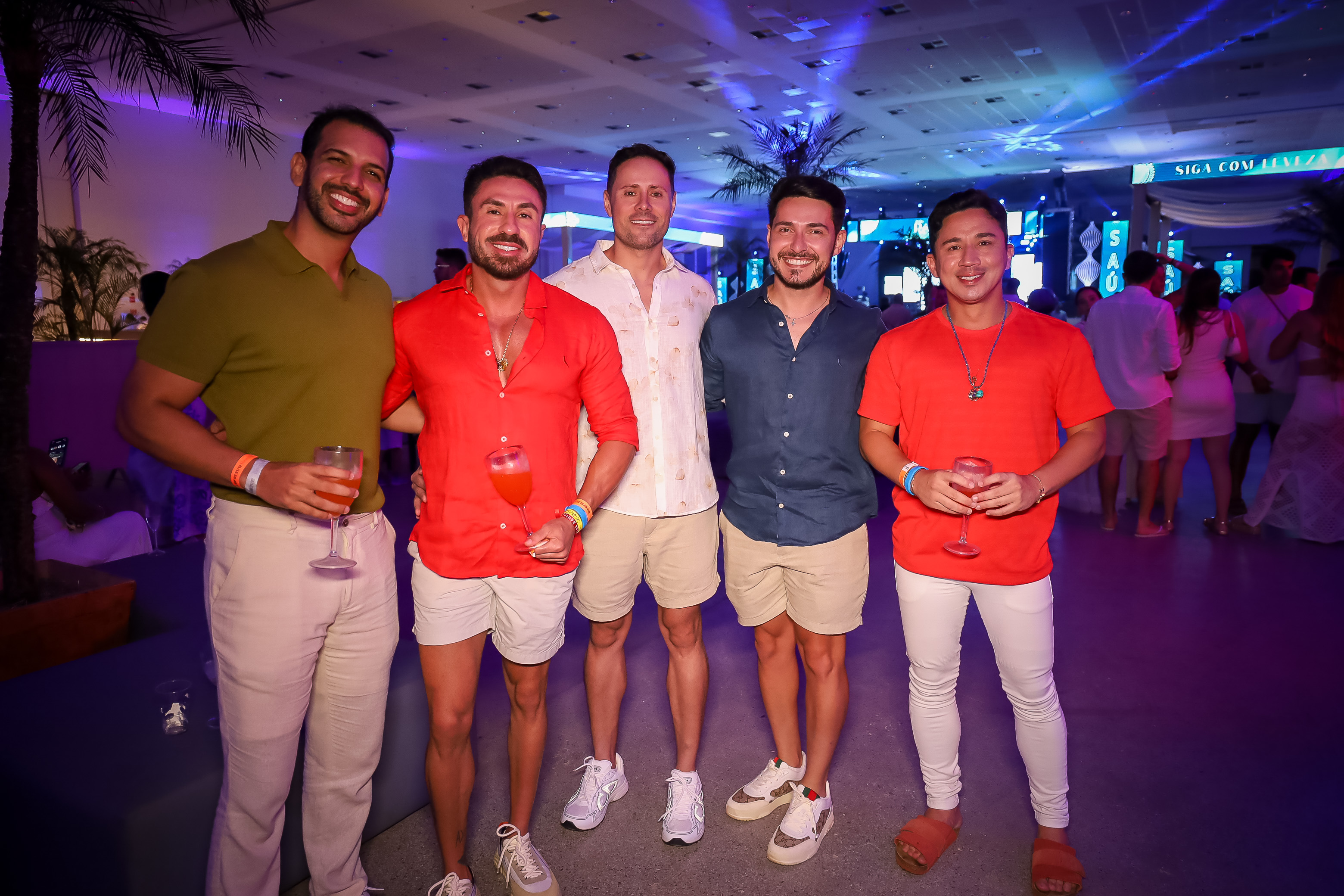 Fotos - Show de fogos à beira-mar brilha Réveillon Costa do Sauípe