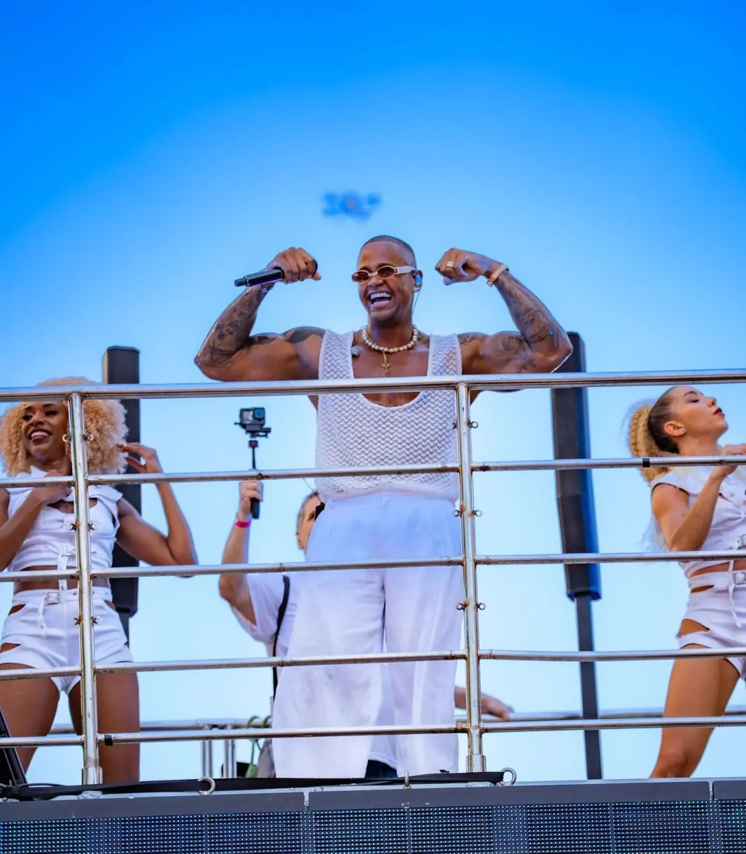 Léo Santana comanda Bloco da Gold pelo terceiro ano no pré-Carnaval do ...