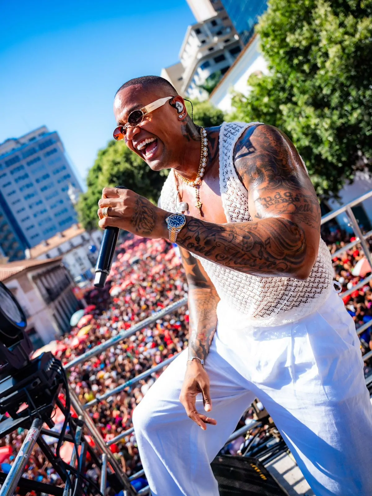 Léo Santana comanda Bloco da Gold pelo terceiro ano no pré-Carnaval do ...