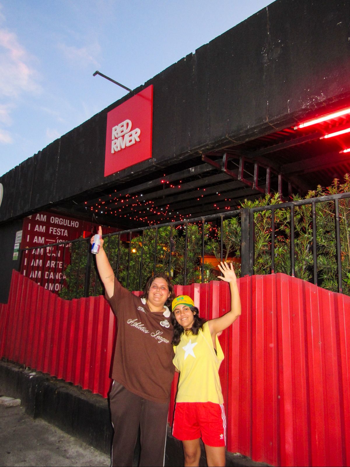 Red River Bar apresenta temporada de verão com DJs e novidades - Anota ...