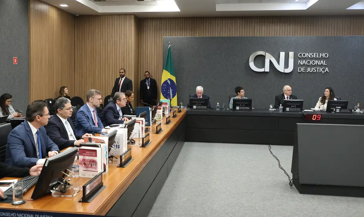 CNJ aprova contracheque único para juízes de todo território nacional ...